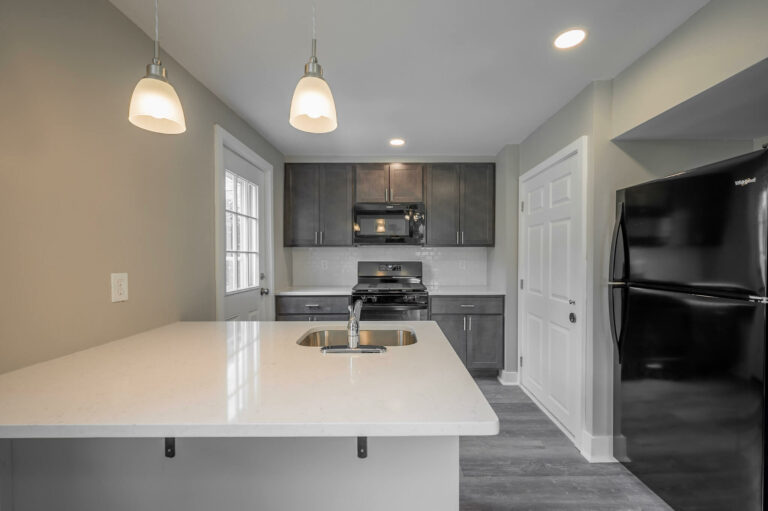 Photos of Apartments & Amenities | Drexelbrook Apartments