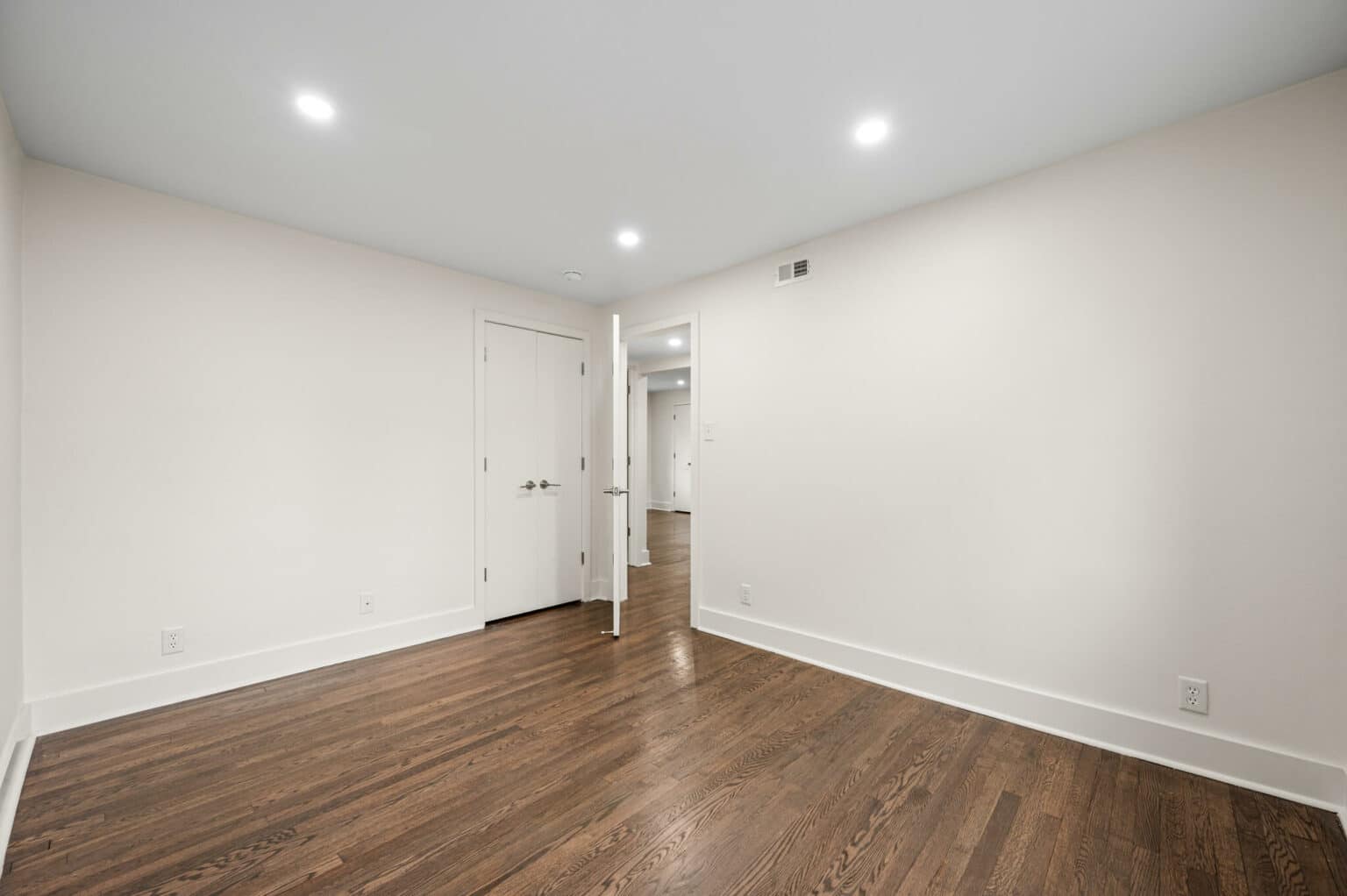 Photos of Apartments & Amenities | Drexelbrook Apartments