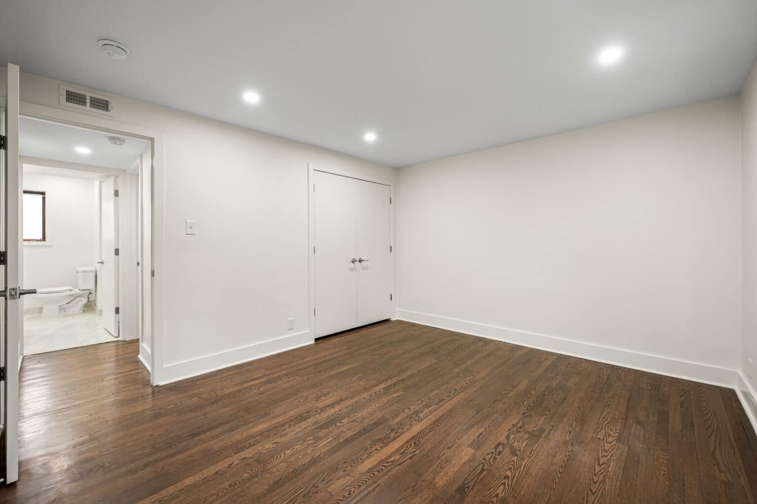 Photos of Apartments & Amenities | Drexelbrook Apartments