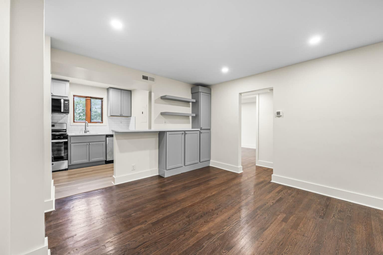 Photos of Apartments & Amenities | Drexelbrook Apartments