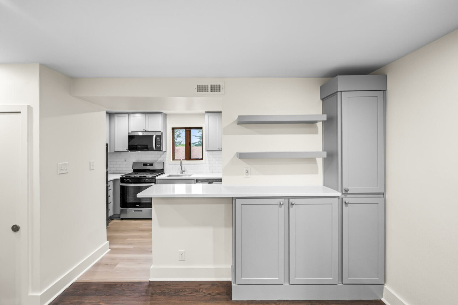 Photos of Apartments & Amenities | Drexelbrook Apartments