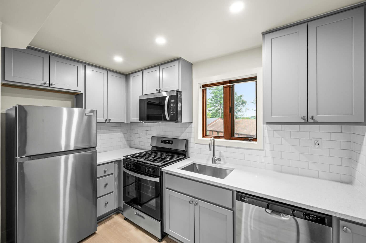 Photos of Apartments & Amenities | Drexelbrook Apartments